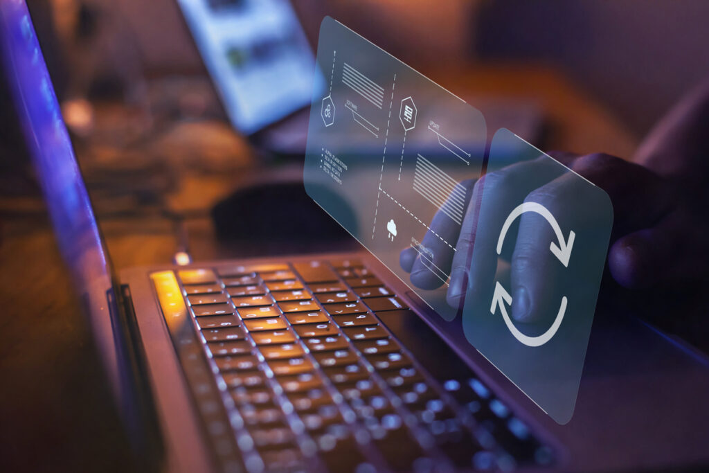 OTA（Over The Air）技術とは？メリットや留意点、BLEでの利用についてを紹介 - クミコミ